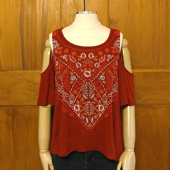 Mudd | Tops | Nwo Mudd Hilo Cold Shoulder Tshirt L | Poshmark